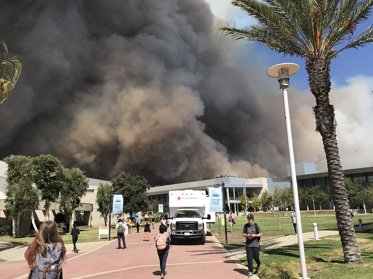 Santiago Canyon College Evacuated After Fast-Moving Fire Sweeps Anaheim Hills - el Don News
