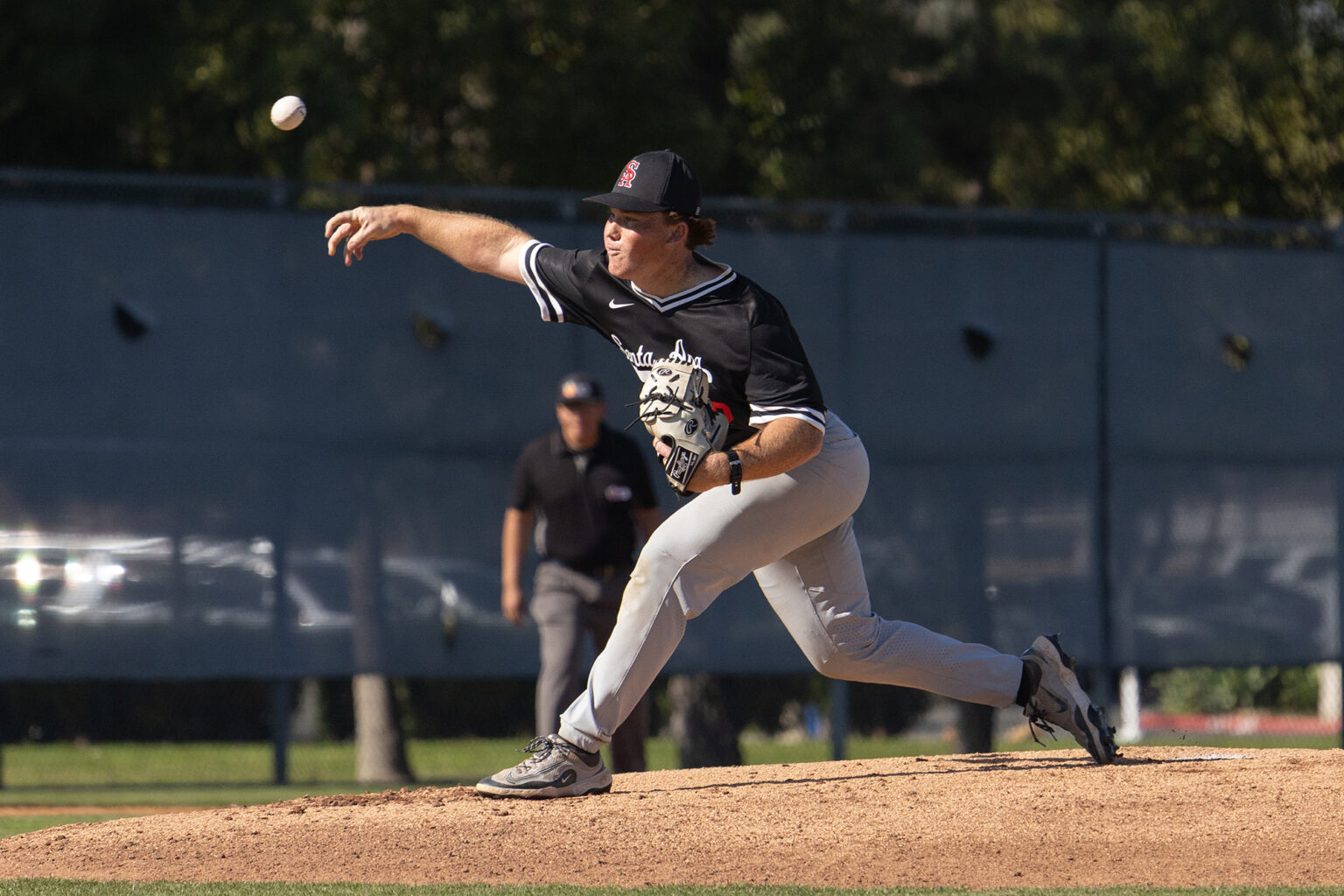 Dons overthrow Monarchs in blowout victory - el Don News