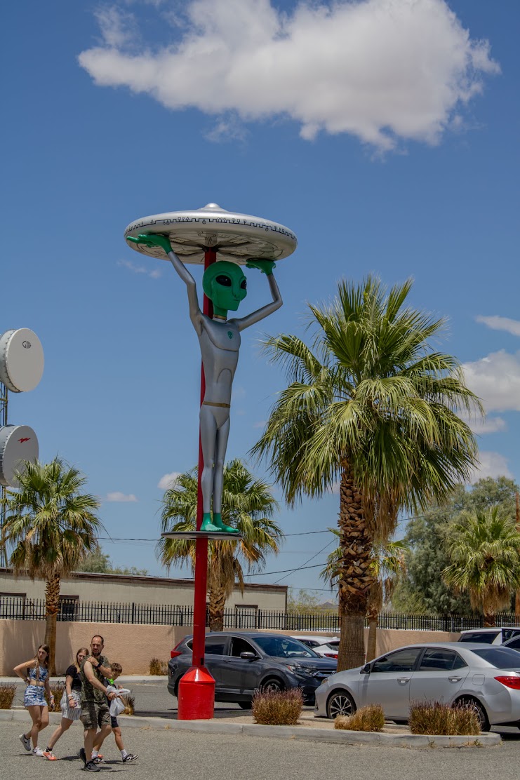 The strange but beautiful stops of the road - el Don News